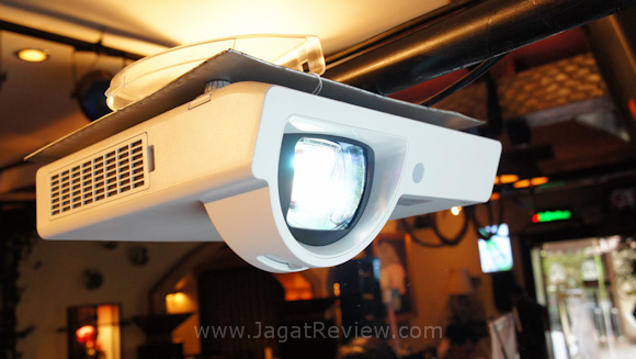 Panasonic Menawarkan Kelas Masa Depan: Hands-On Panaboard UB-T880 ...