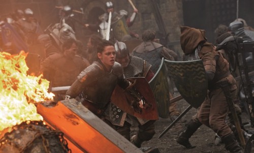 Snow White and the Huntsman: Interpretasi Dongeng Klasik yang Penuh ...
