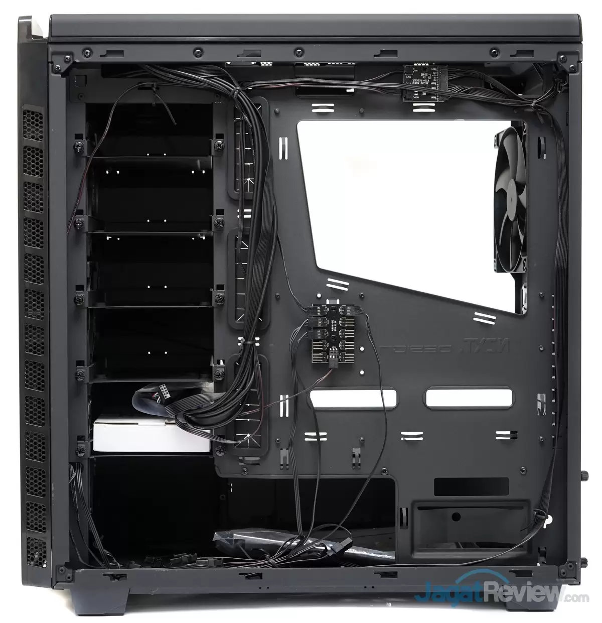Hands-On Review NZXT H440 Razer Edition: Casing Mid-Tower Mewah Ala ...