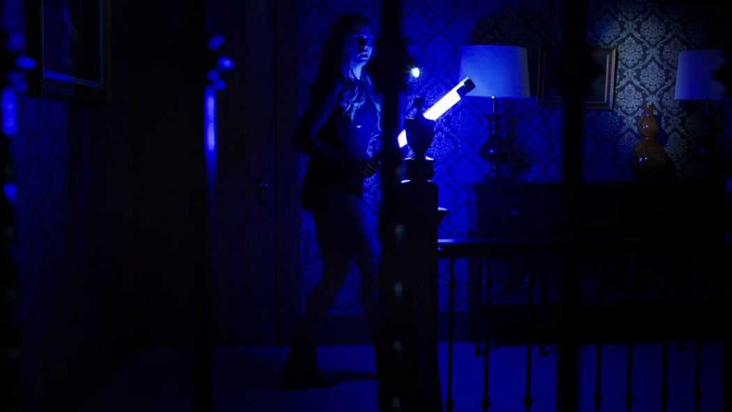 Review Lights Out: Tetap Dalam Cahaya ! • Jagat Review