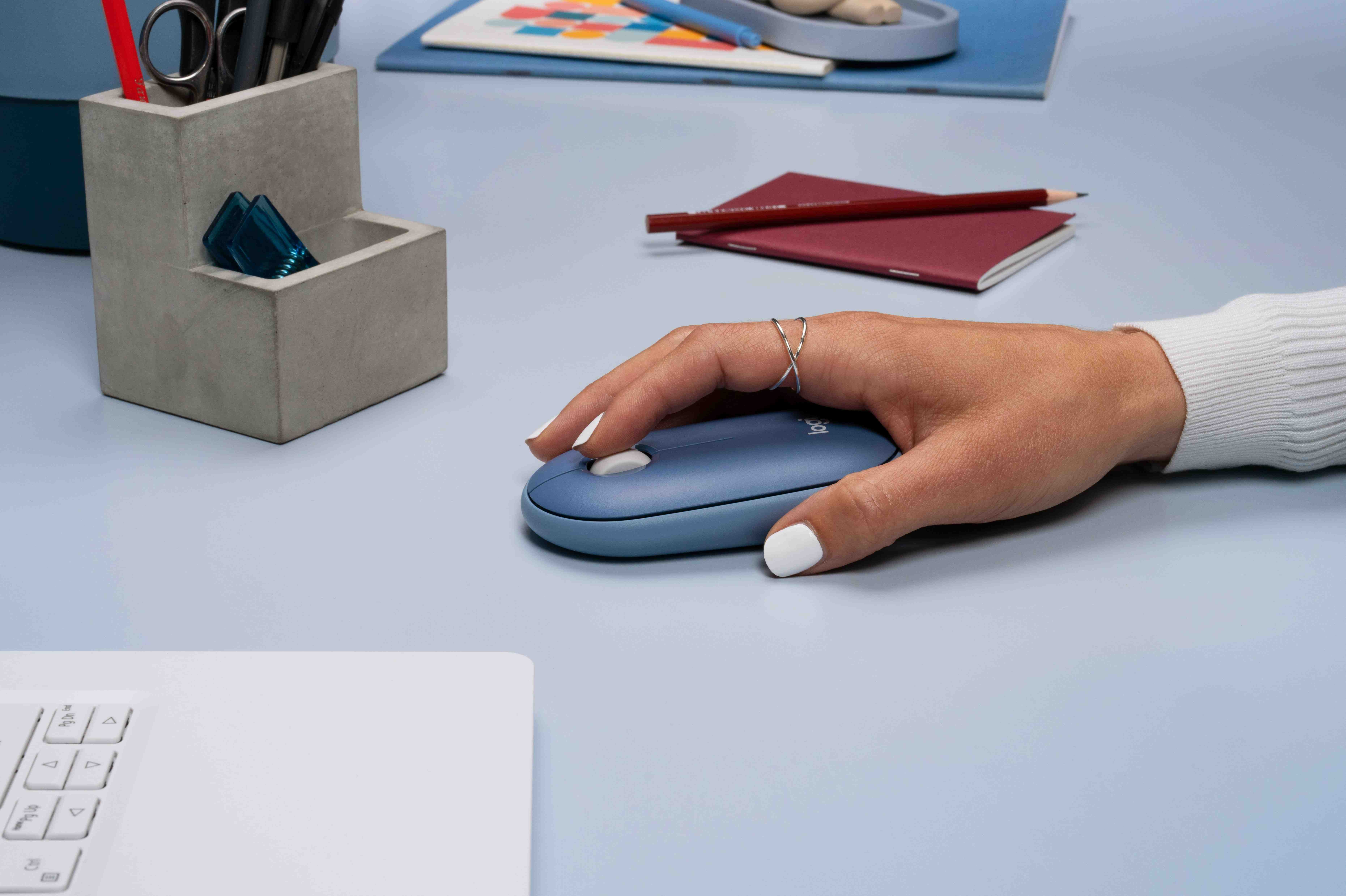 Keyboard Logitech K380 dan Mouse Pebble M350 Punya Tiga Warna Baru ...