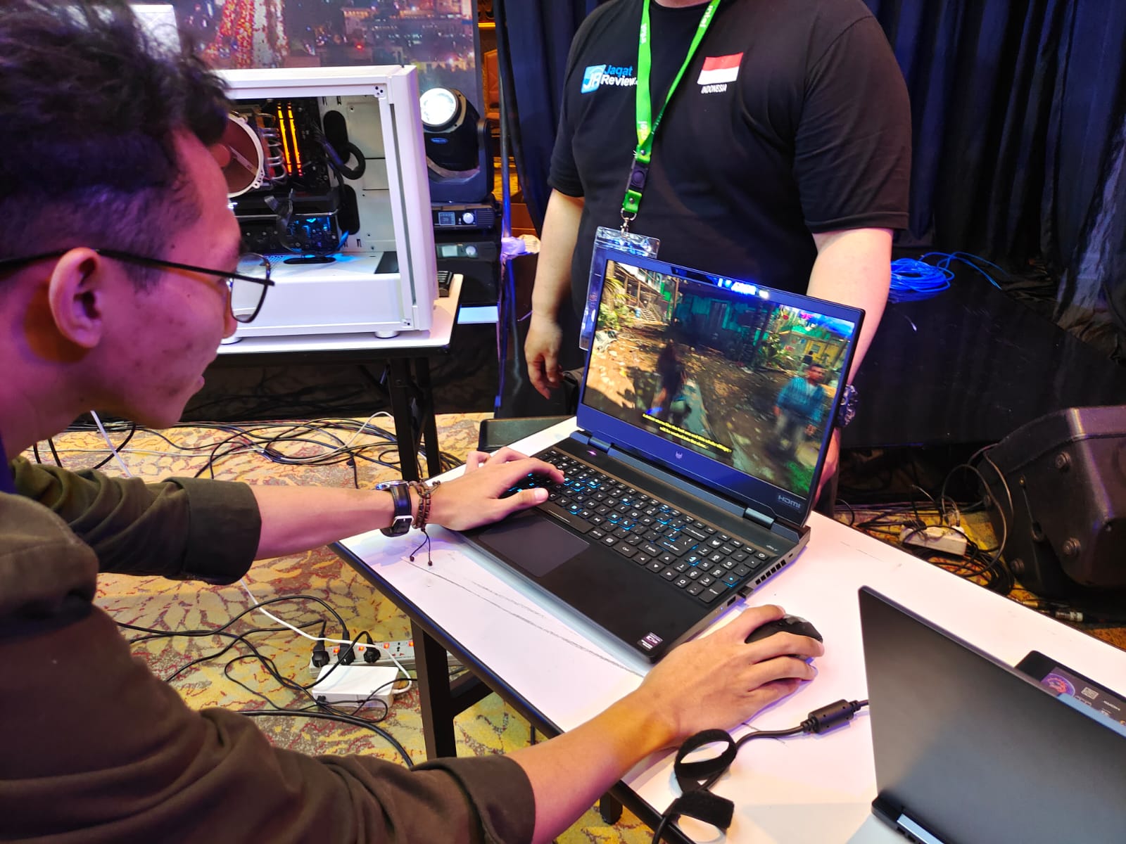 Sesi Demo Jagat Review di Launching Intel Core 13th Gen Mobile ...