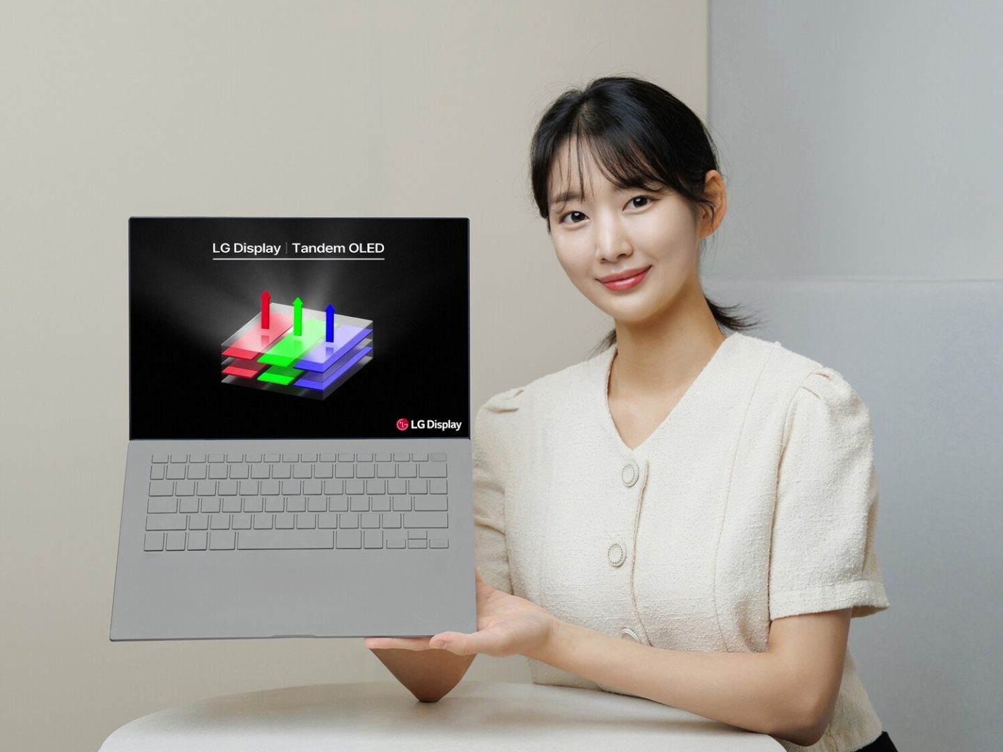 LG Display Mulai Produksi Massal Tandem OLED Pertamanya untuk Laptop • Jagat Review