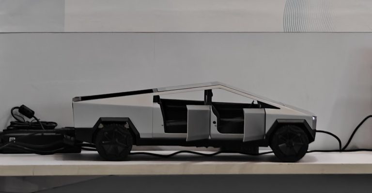 Mini PC Berdesain Tesla Cybertruck Dipamerkan di Computex 2024 • Jagat ...