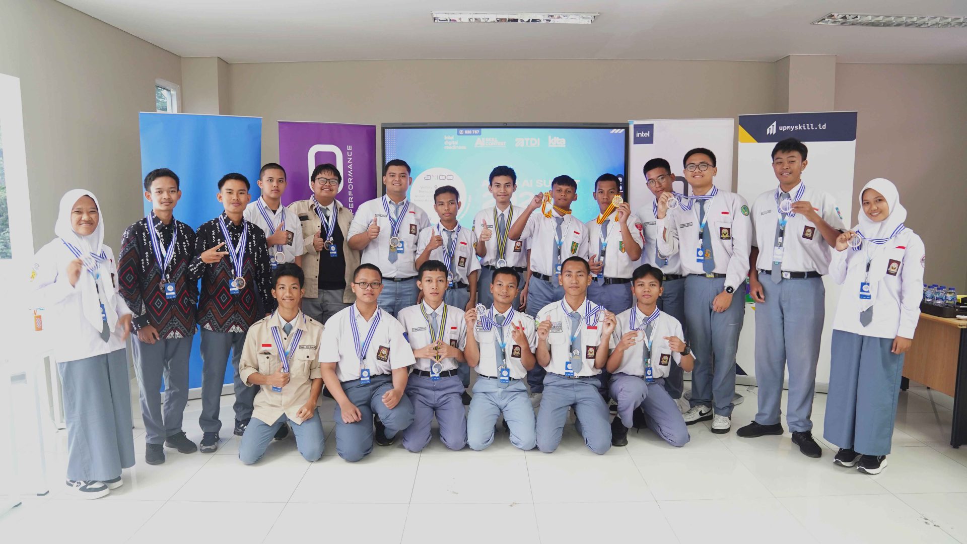 Acara Puncak Axioo AI Summit Digelar, Ini Para Pemenangnya! • Jagat Review