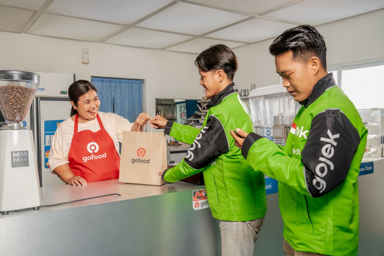 GoTo Buka Suara Soal Rumor Akuisisi/Merger dengan Grab • Jagat Review