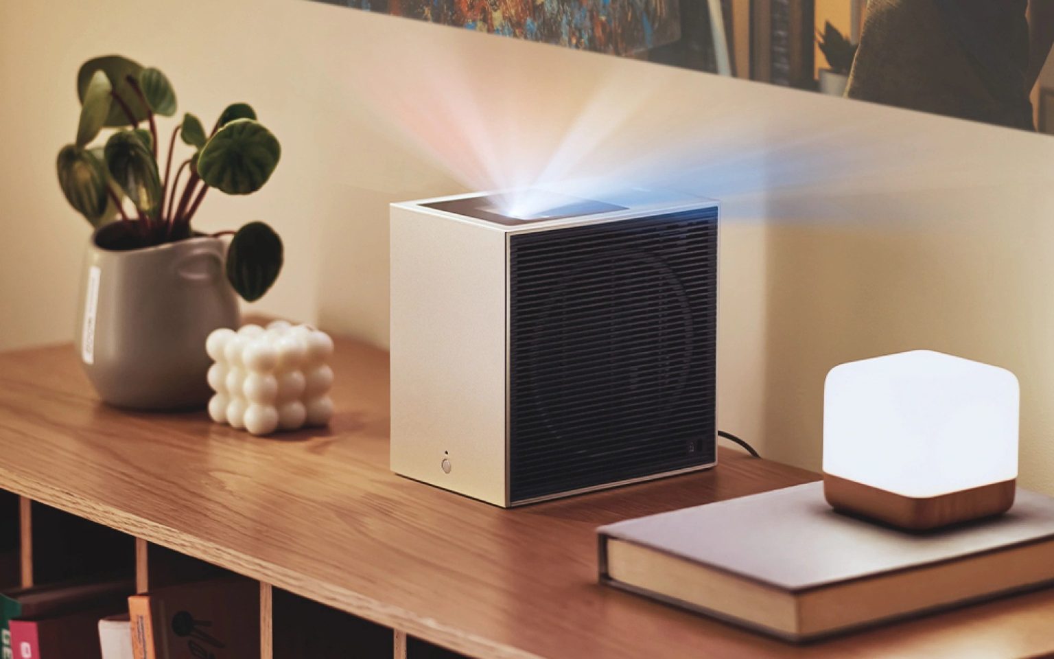 LG Rilis CineBeam S Mini: Proyektor Mungil, Tapi Tampilan 4K • Jagat Review