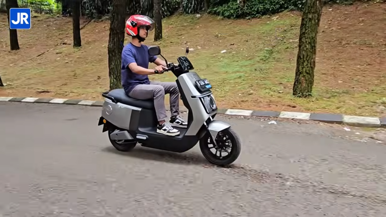 Review Polytron Fox 200: Rp 11 Jutaan, Punya Cruise Control dan Alarm ...