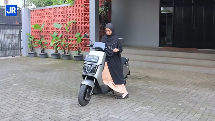 Review Polytron Fox 200: Rp 11 Jutaan, Punya Cruise Control dan Alarm ...